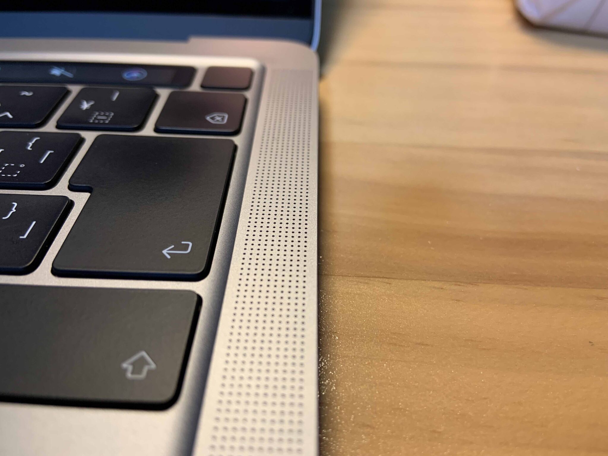 MacBookのエンターキーが凹んだまま、戻らなくなった。 | Kado Blog